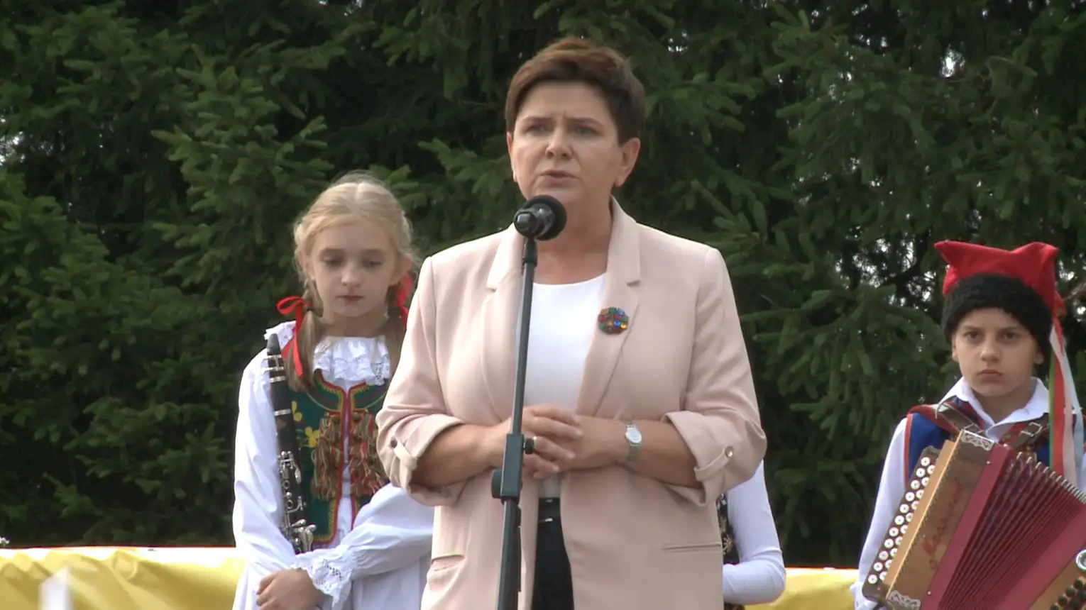 Piknik rodzinny z udziałem Beaty Szydło w Zakliczynie Piknik rodzinny z udziałem Beaty Szydło w Zakliczynie