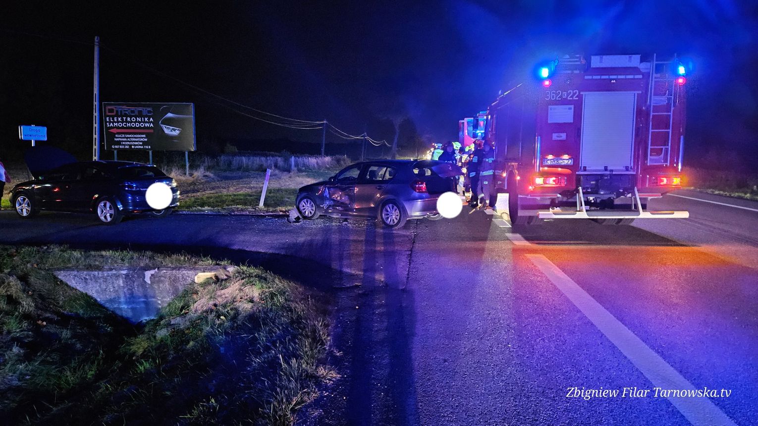 Zderzenie samochodów na DK94 pod Tarnowem. W jednym z samochodów było ... Zderzenie samochodów na DK94 pod Tarnowem. W jednym z samochodów było ...
